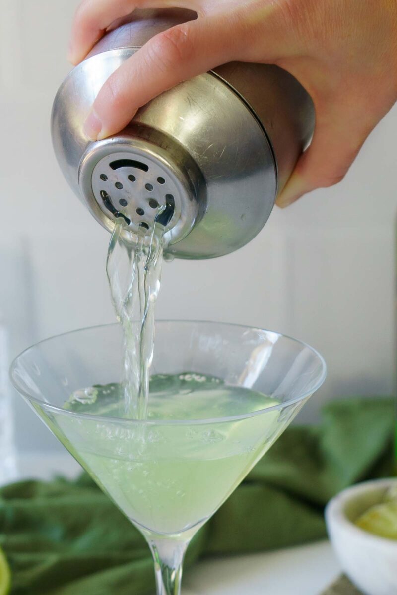 Green Ghost Cocktail - Easy Chartreuse Cocktail